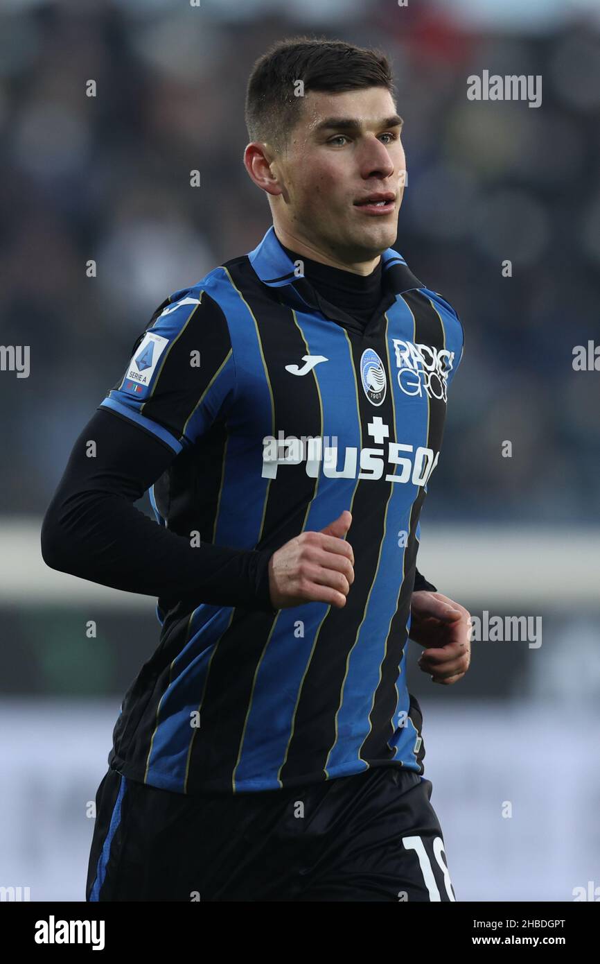 Gewiss Stadium, Bergamo, Italy, December 18, 2021, Rusland Malinovskyi ...