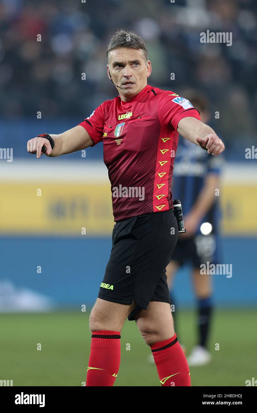 The referee m irrati hi-res stock photography and images - Alamy