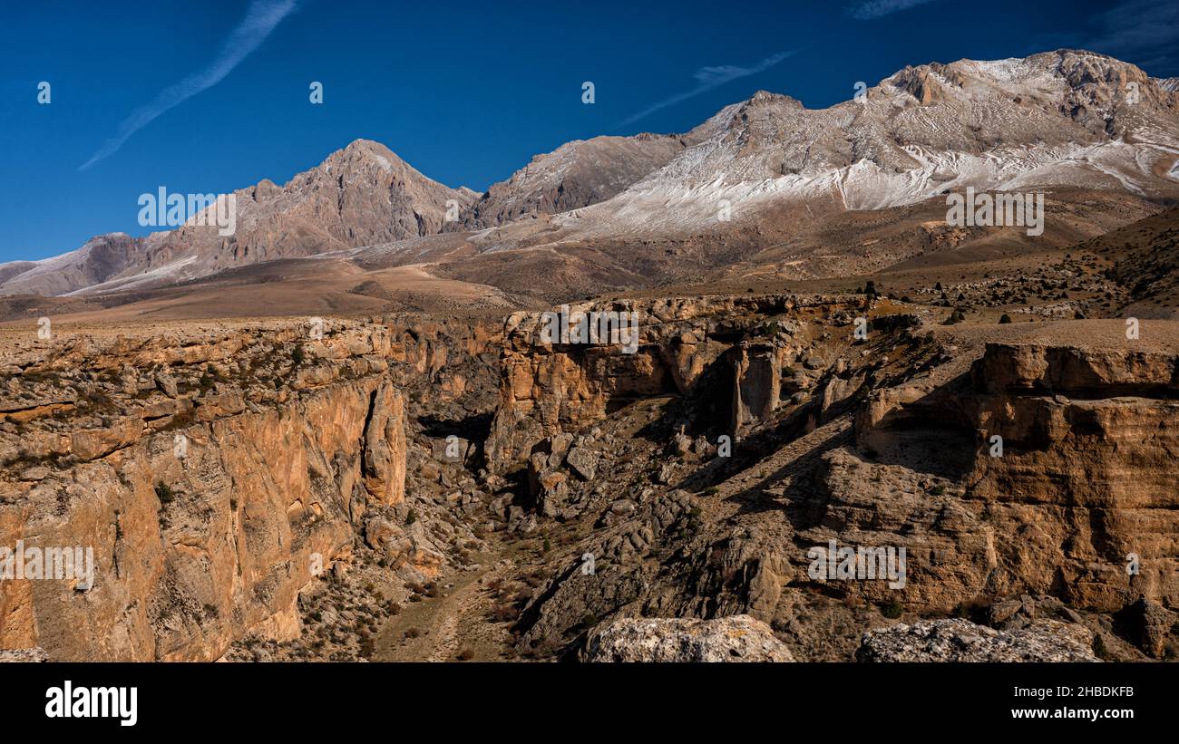 High or anti taurus mountains hi-res stock photography and images - Alamy