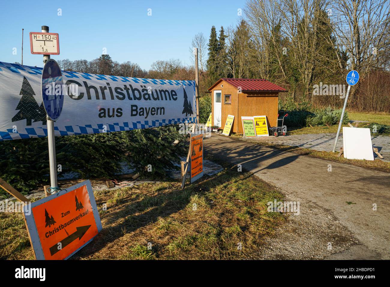 Sales stand hi-res stock photography and images - Alamy