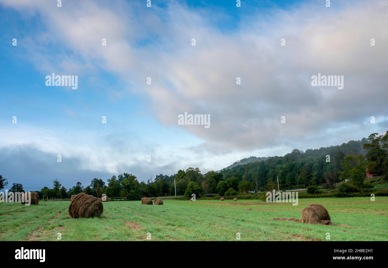 Backdrop of distant mountains hi-res stock photography and images - Alamy