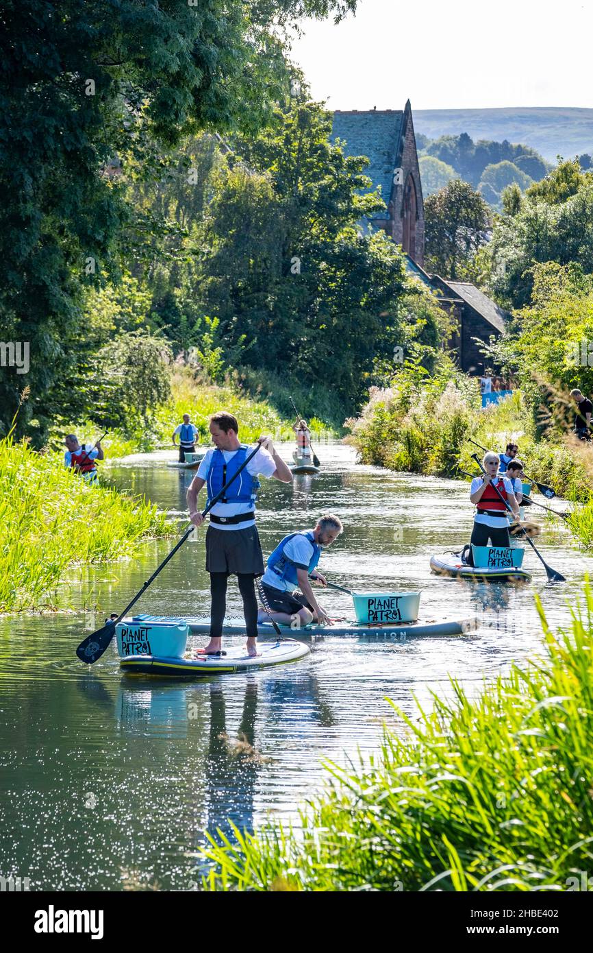 Paddle boarding on Union Canal in Edinburgh Stock Photo - Alamy