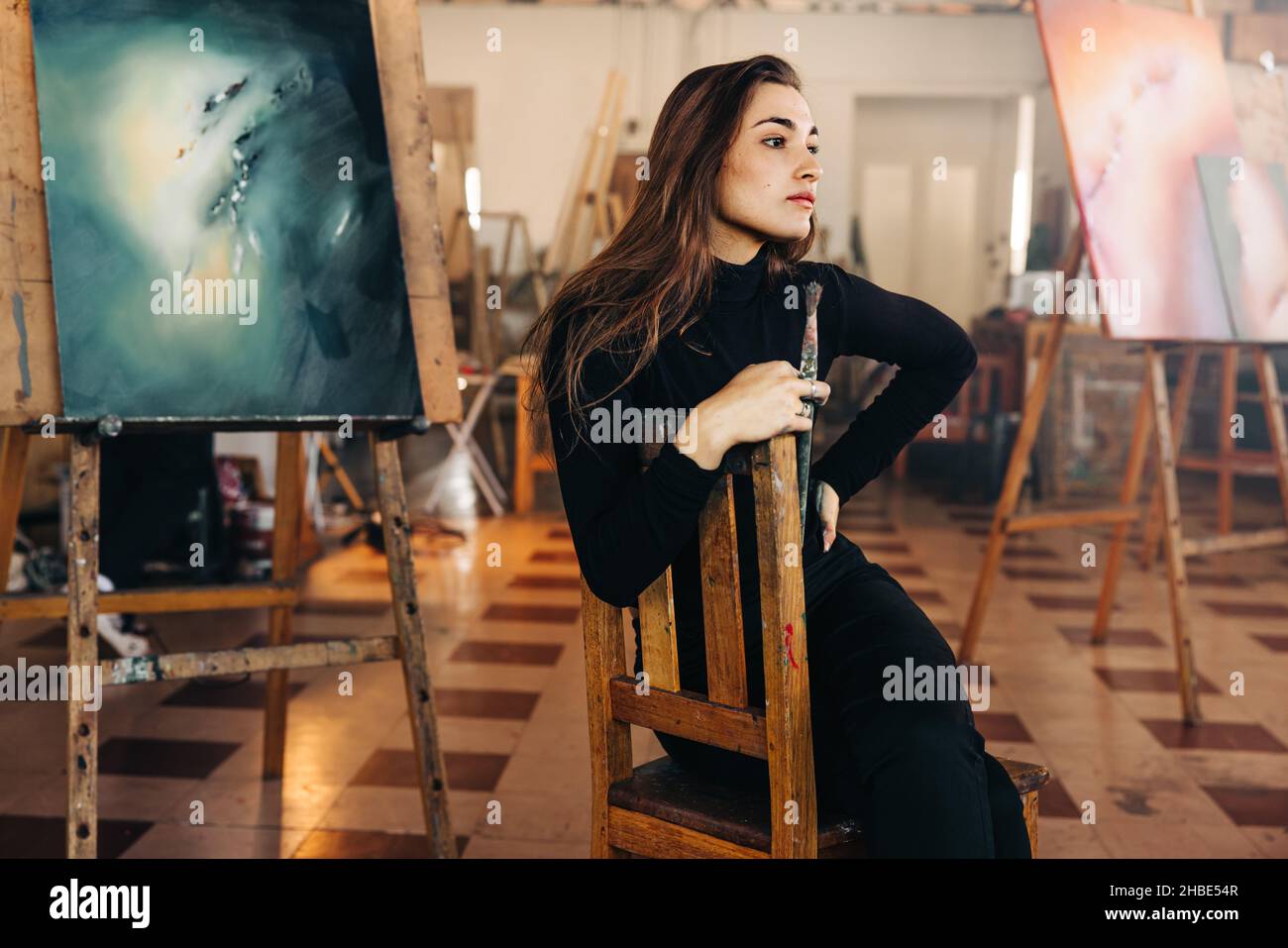 Female artist thinking hi-res stock photography and images - Alamy