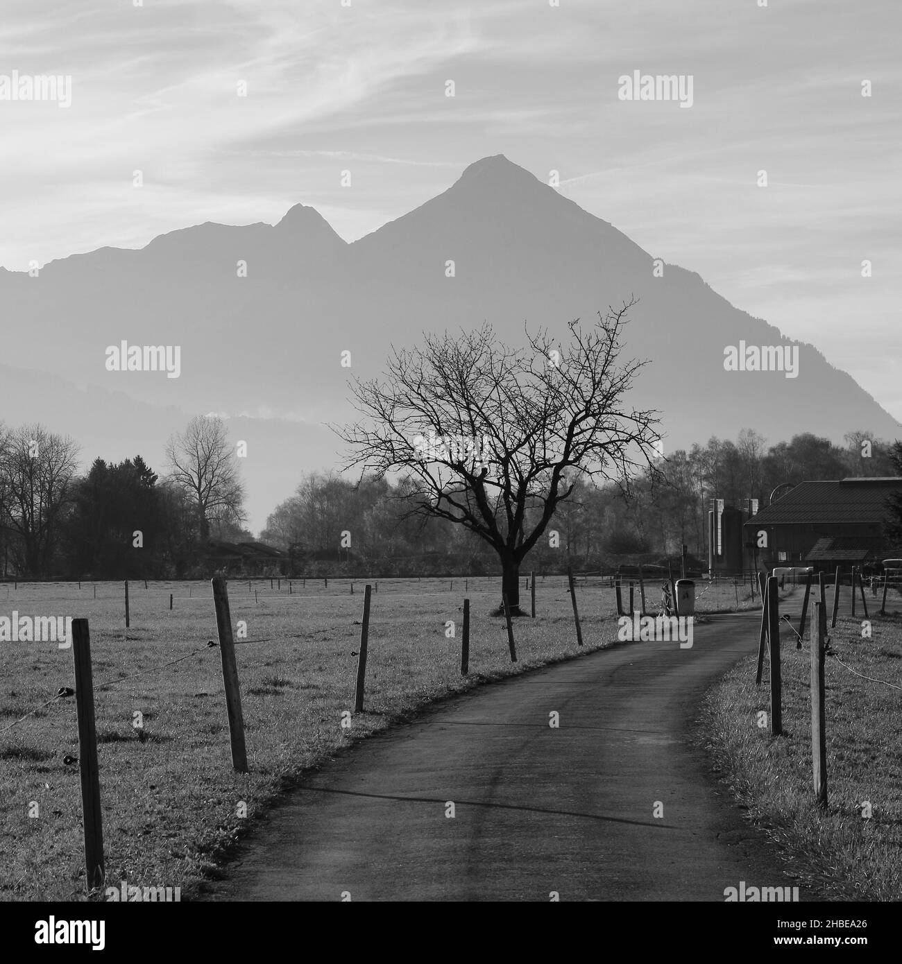 Pyramid shaped mountain peak hi-res stock photography and images - Alamy