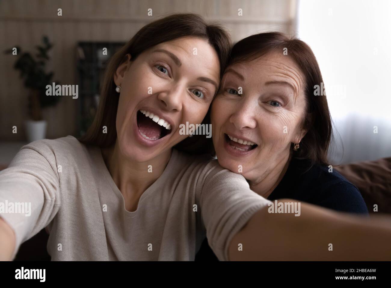 Elderly funny face hi-res stock photography and images - Alamy