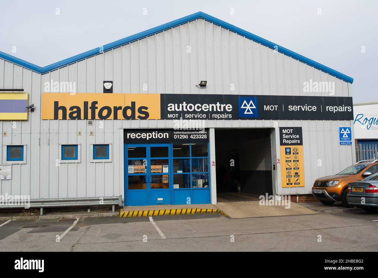 Halfords cars hi-res stock photography and images - Alamy