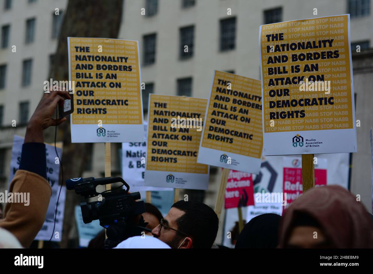 Downng street, London, UK. 19th Dec 2021. Protest against the ...