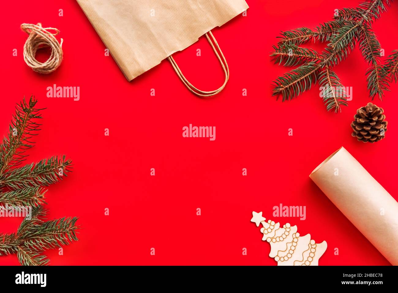 Christmas and new year festive Flat lay mock up gifts making ...