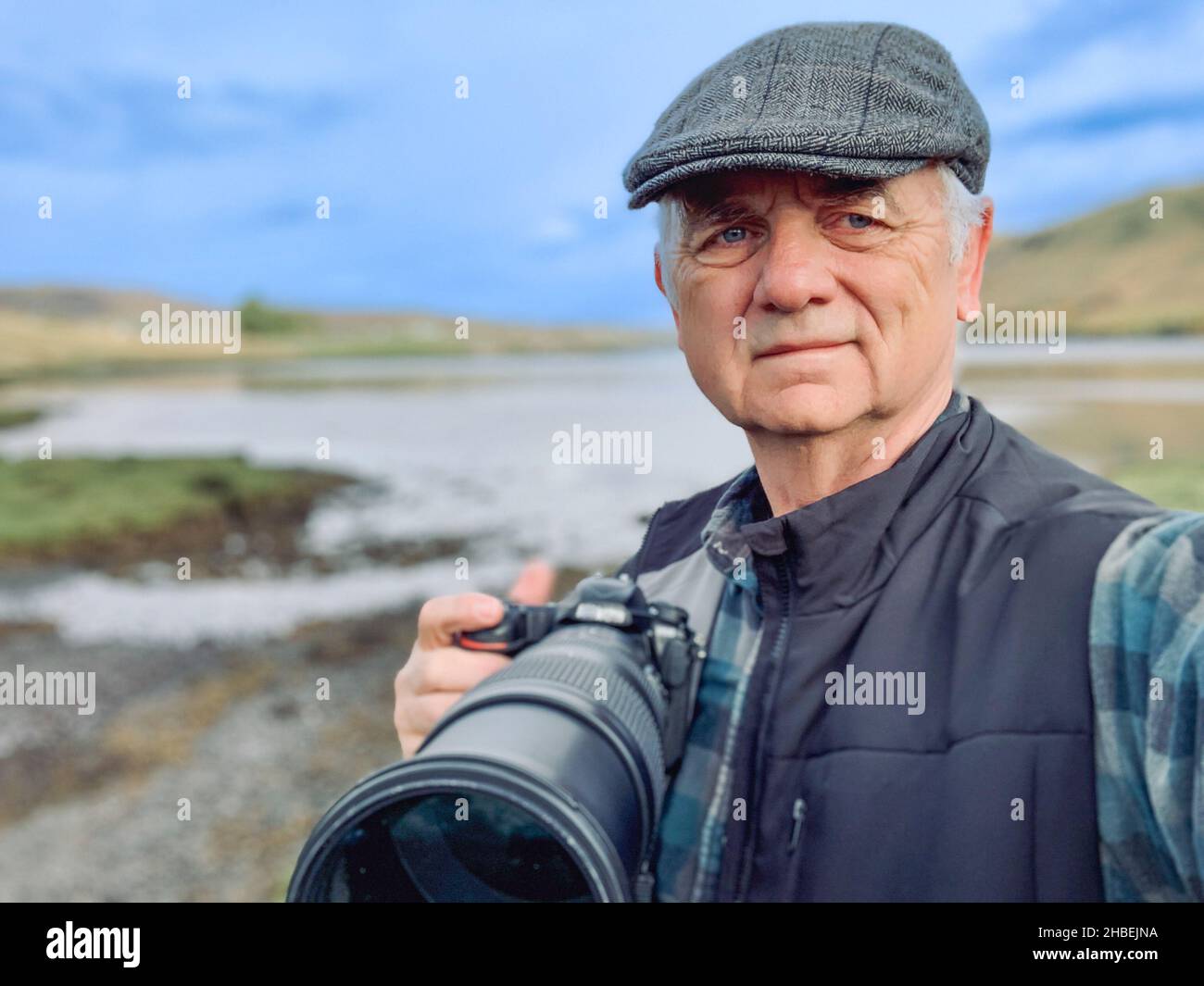 Wearing a flat cap hi-res stock photography and images - Alamy
