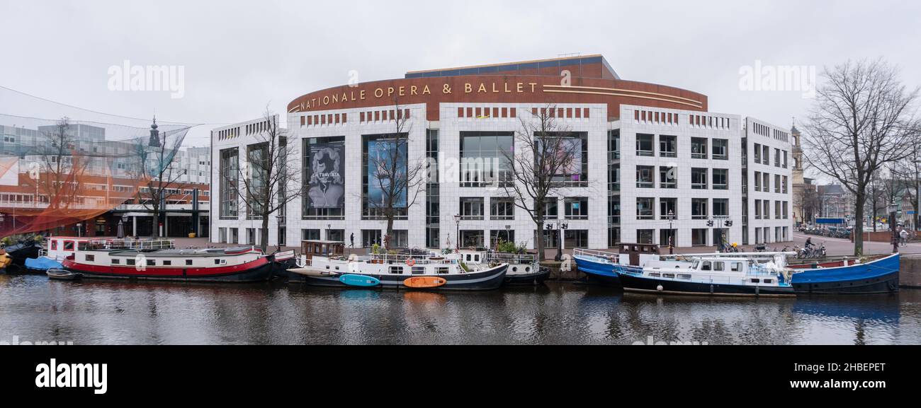 Building addition over river hi-res stock photography and images - Alamy