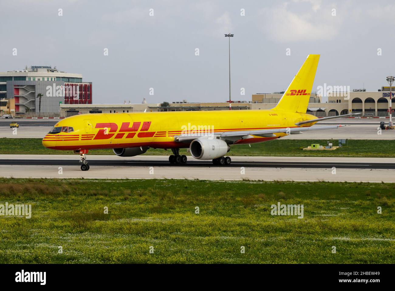 Dhl freight terminal hi-res stock photography and images - Alamy