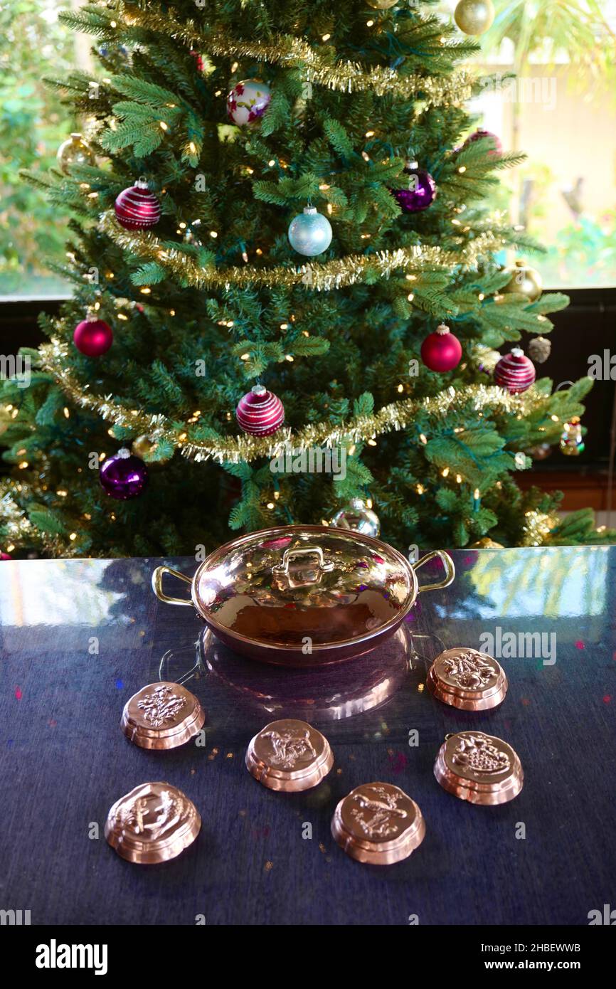 Copper cookware Christmas gift Stock Photo - Alamy