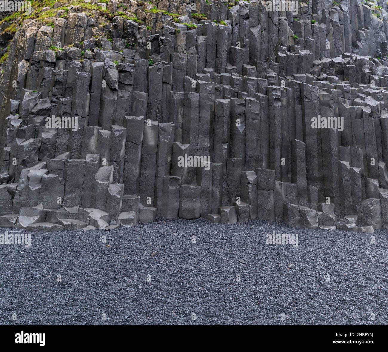 Basalt columns on the beach at Reynisfjara Stock Photo - Alamy