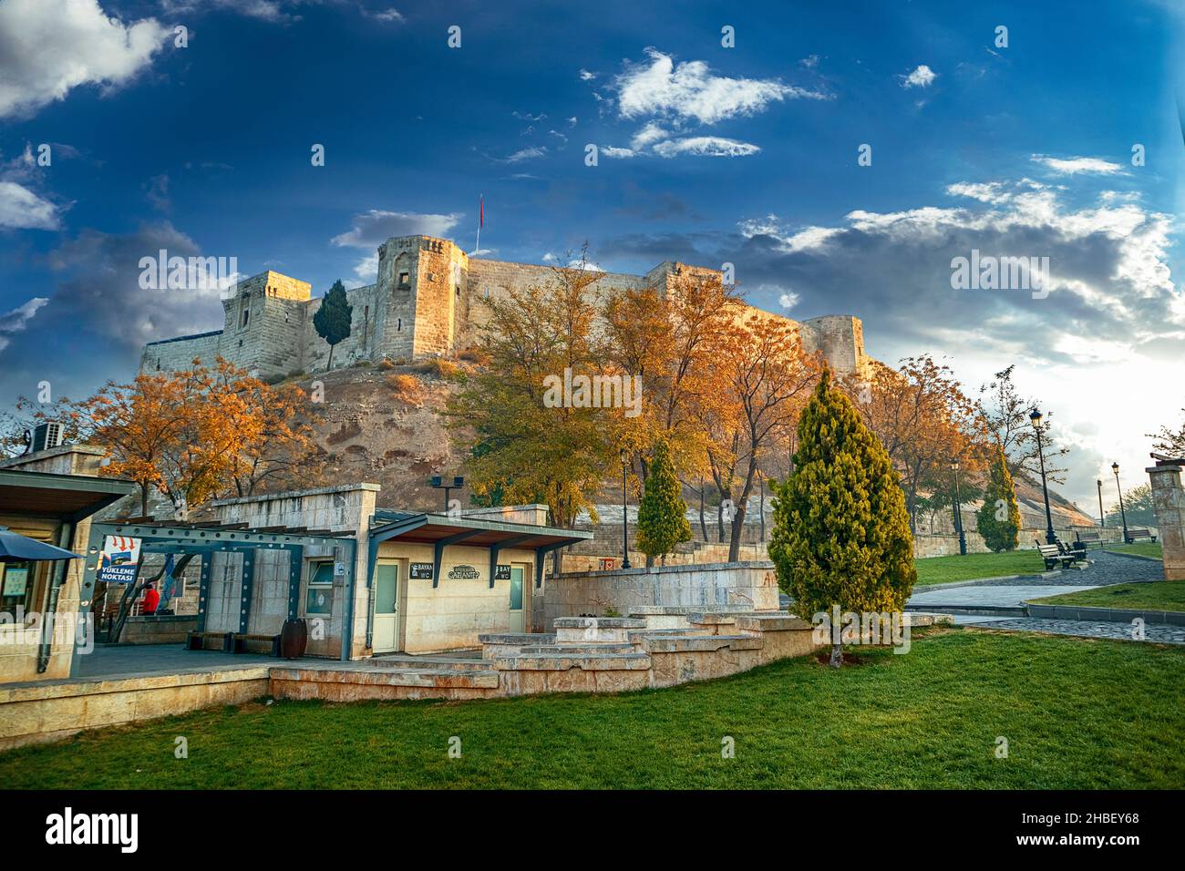 Gaziantep castle or Kalesi in Gaziantep, Turkey Stock Photo - Alamy