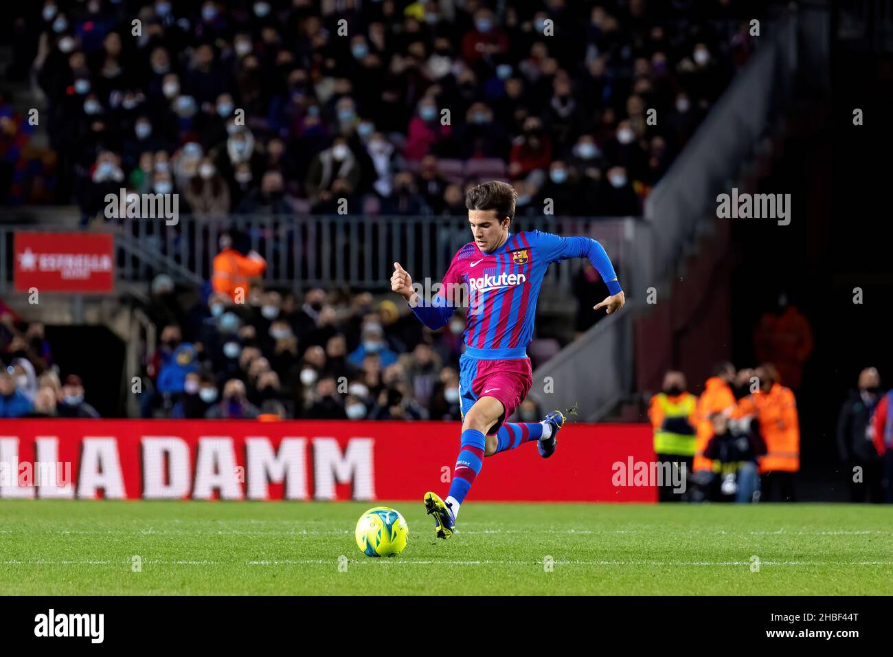 BARCELONA - DEC 4: Riqui Puig in action during the La Liga match ...