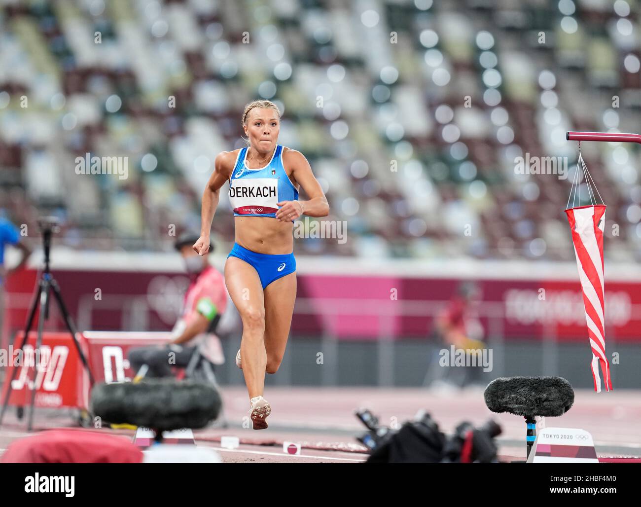 Daría Derkach participating in the Tokyo 2020 Olympic Games in the ...