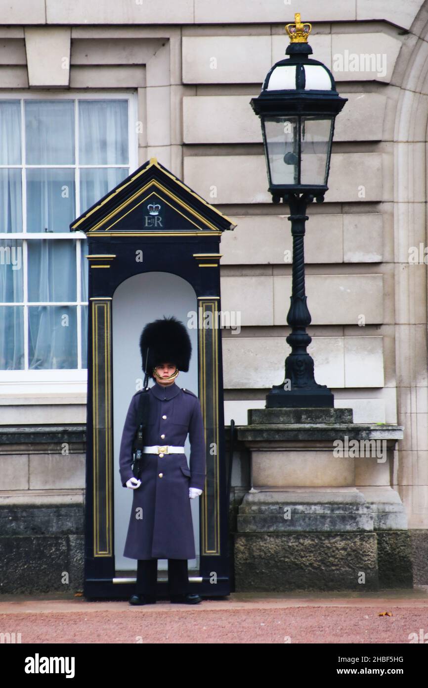 Beefeater on Guard at Buckingham Palace, London, England, United ...