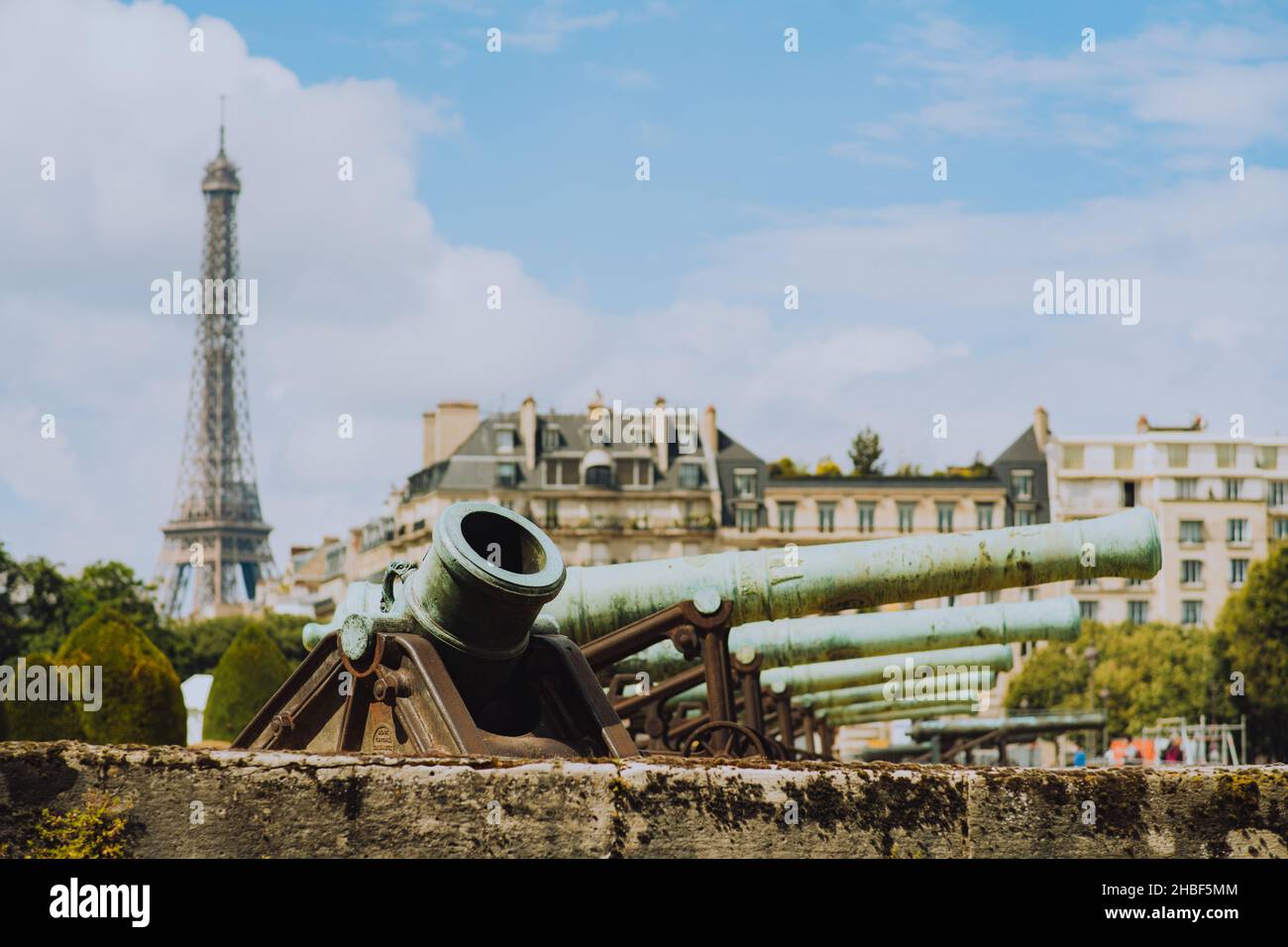 War office cannon hi-res stock photography and images - Alamy
