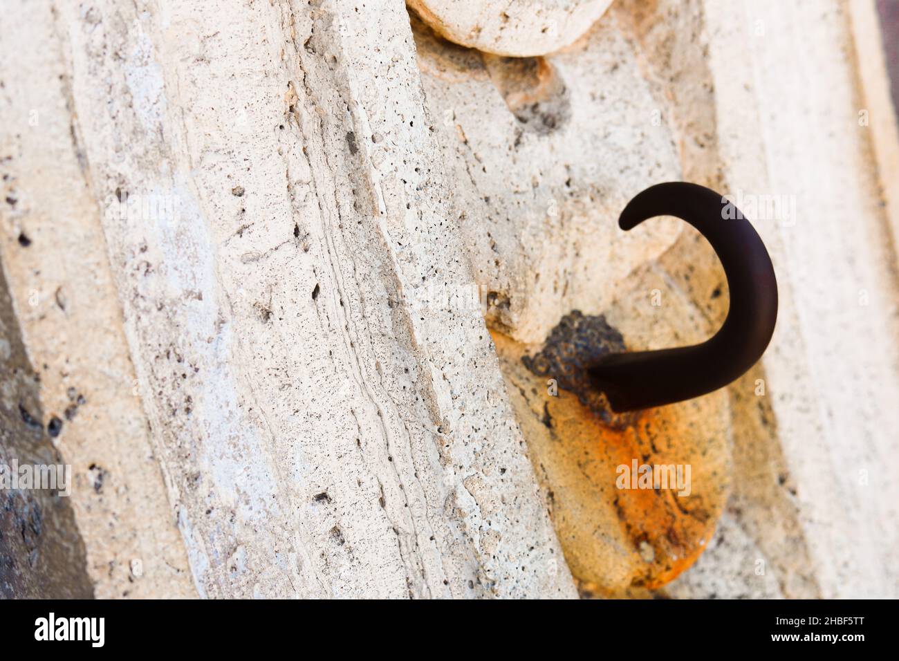 Building hook hi-res stock photography and images - Alamy