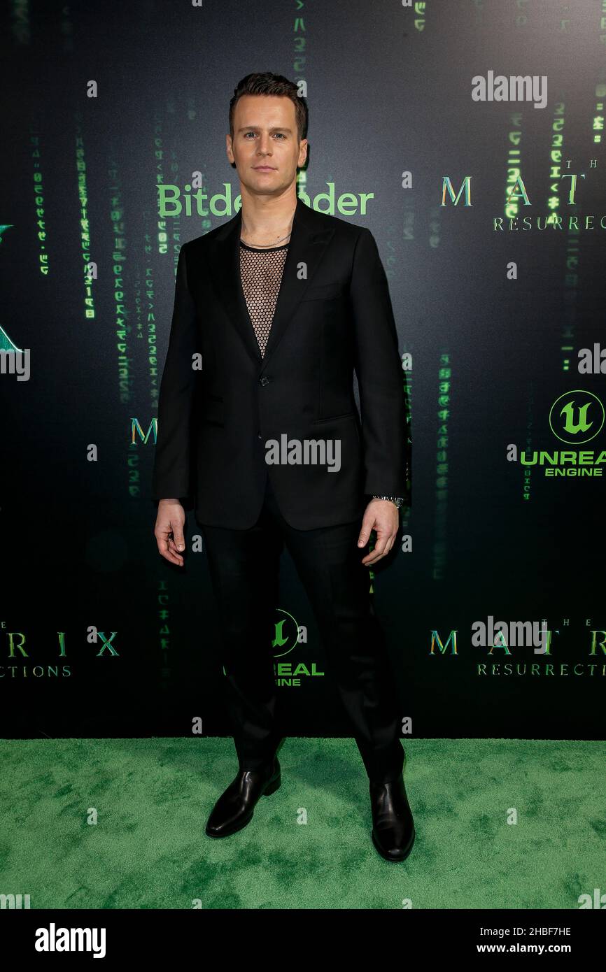 San Francisco, USA. 18th Dec, 2021. Actor Jonathan Groff arrives at the ...