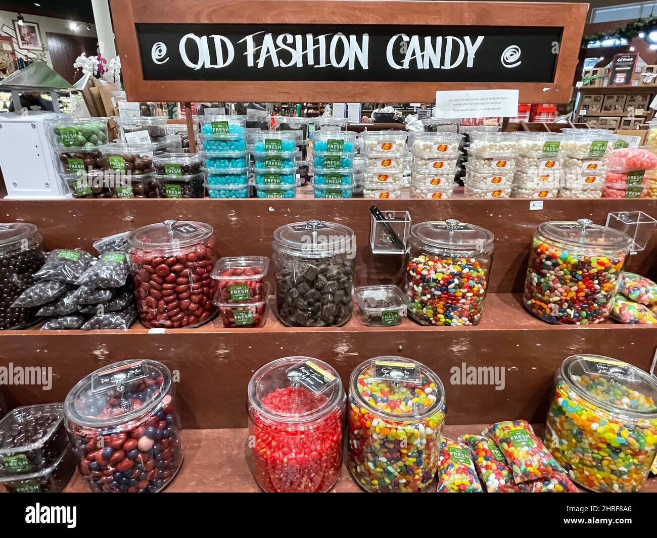 Augusta, Ga USA - 12 19 21: Fresh Market retail grocery store interior ...