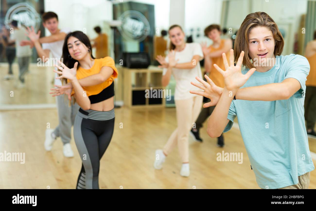 Teaching agility hi-res stock photography and images - Alamy