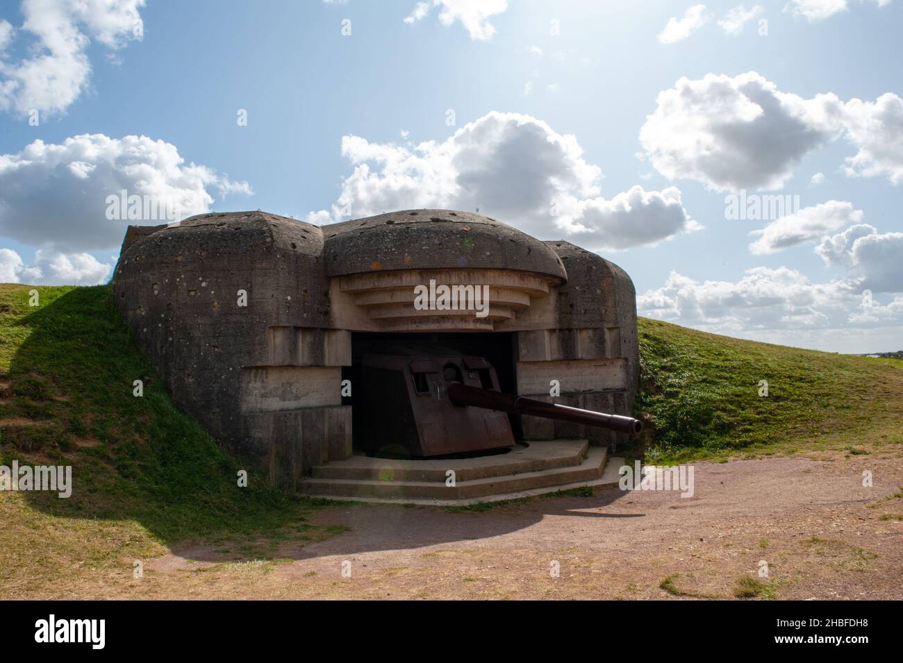 Bunkers and cannons hi-res stock photography and images - Alamy