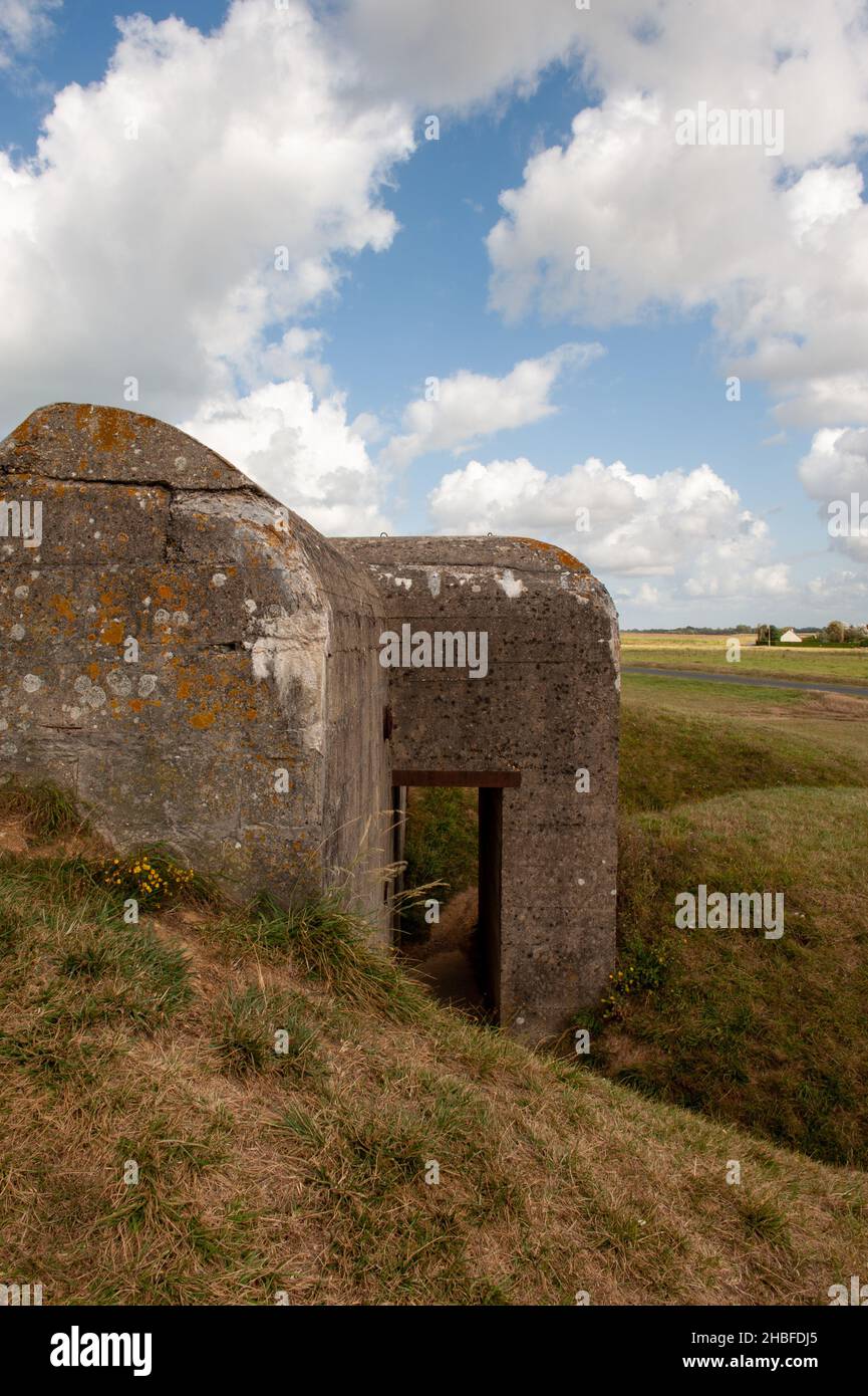 Bunkers and cannons hi-res stock photography and images - Alamy