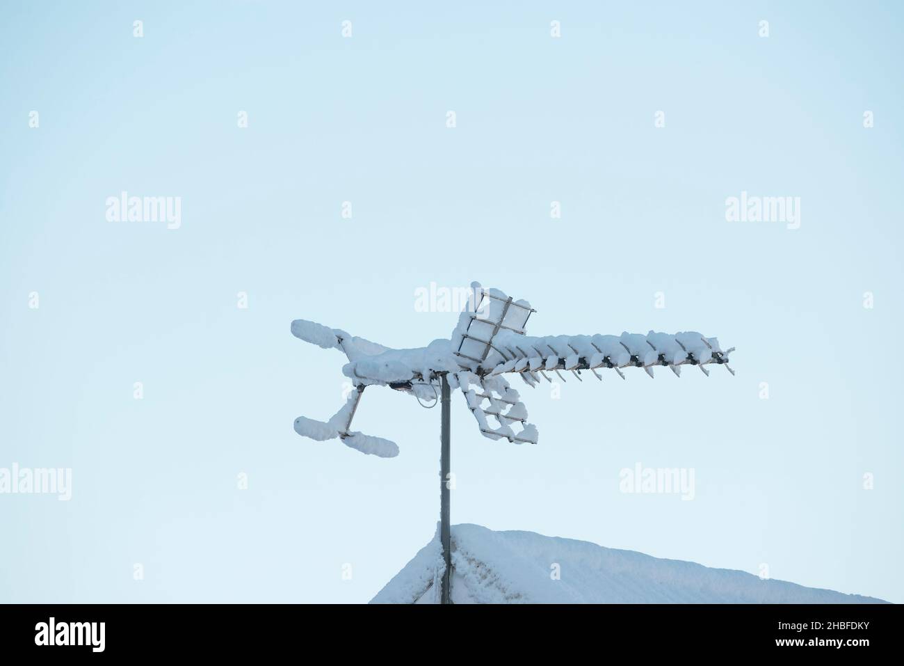 Tv antenna covered snow hi-res stock photography and images - Alamy