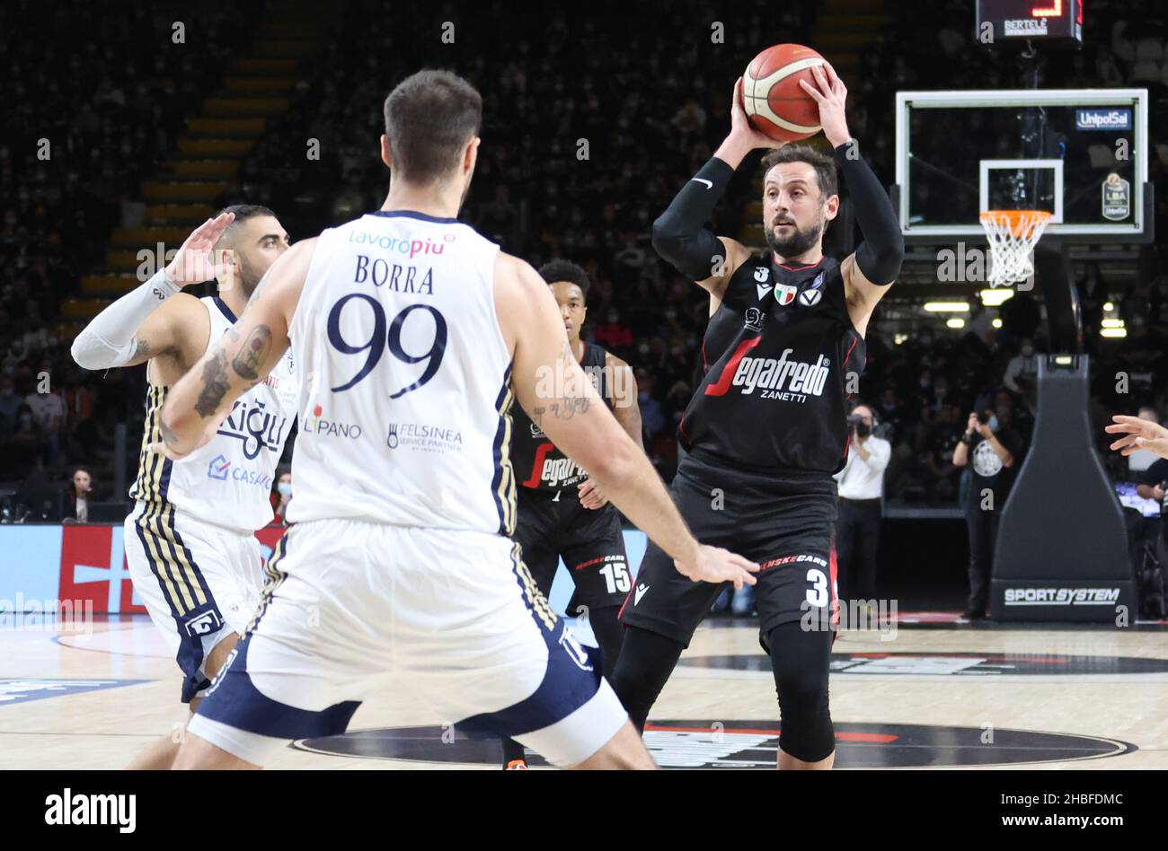 Italian lba basketball championship match hi-res stock photography and ...