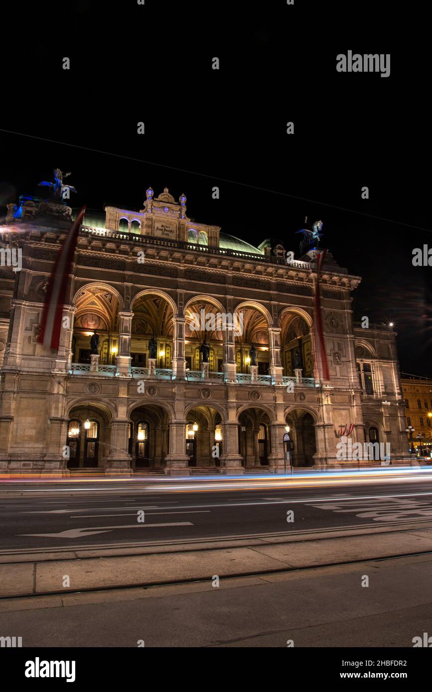 The famous Vienna Opera house at night, Austria Stock Photo - Alamy