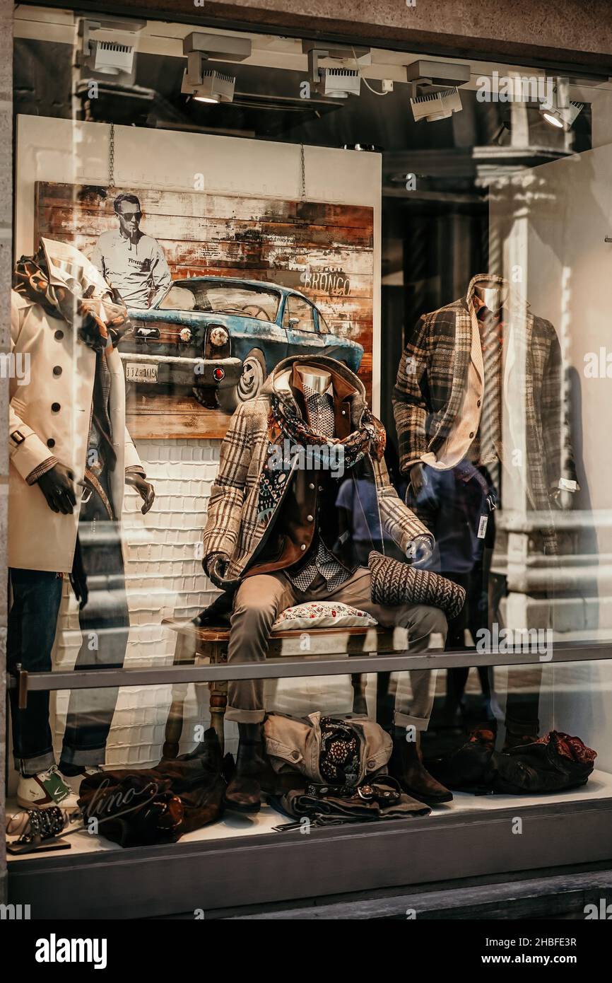 Cool suits hi-res stock photography and images - Alamy