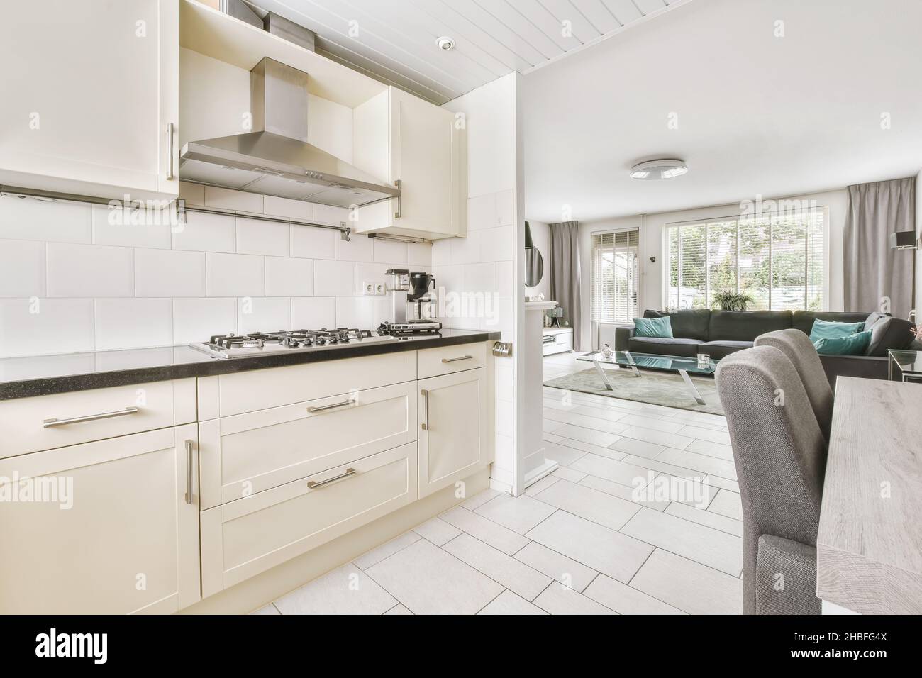 Modern kitchen units hi-res stock photography and images - Alamy