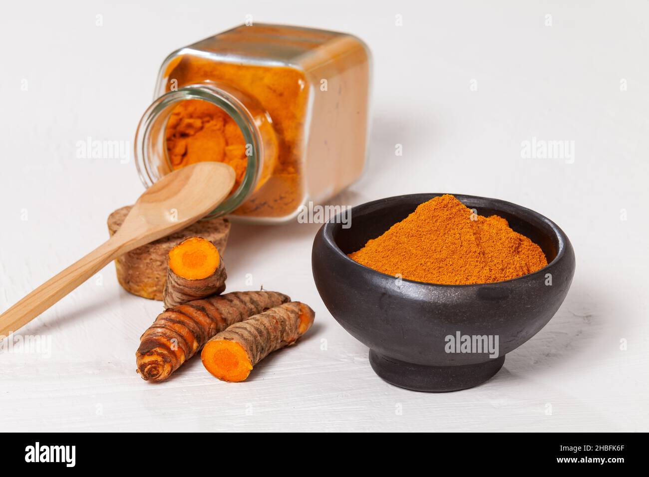 Fresh organic root and turmeric powder - Curcuma longa Stock Photo - Alamy