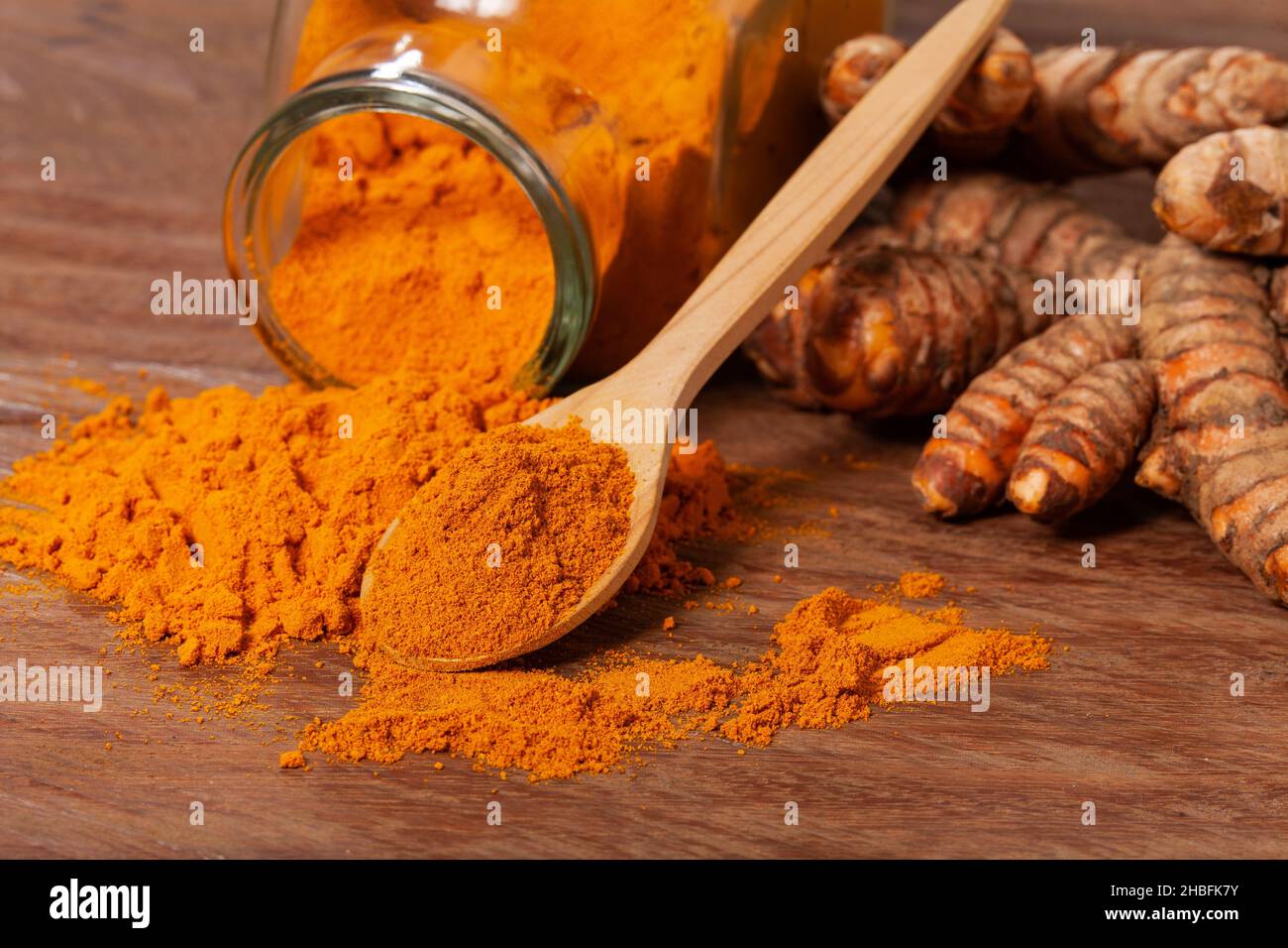 Fresh organic root and turmeric powder - Curcuma longa Stock Photo - Alamy