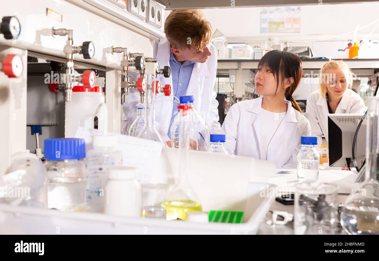 Scientific observation noting hi-res stock photography and images - Alamy