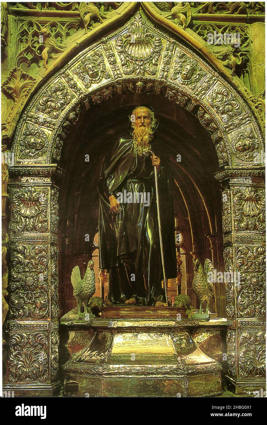 SANTO DOMINGO DE LA CALZADA. STATUE DU SAINT AVEC LE COQ ET LA POULE ...