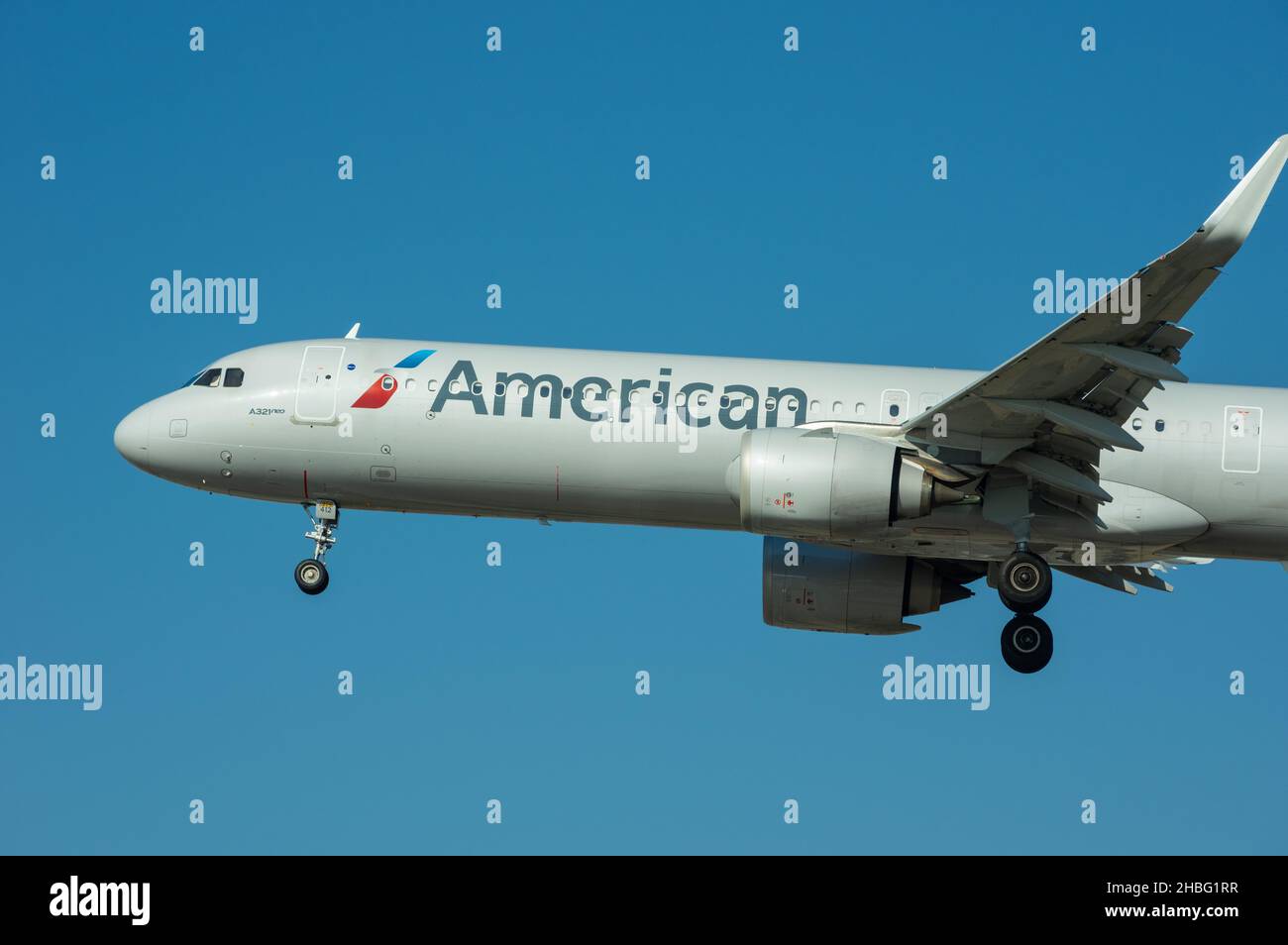 American Airlines Airbus A321-253NX with registration N854DN arriving ...