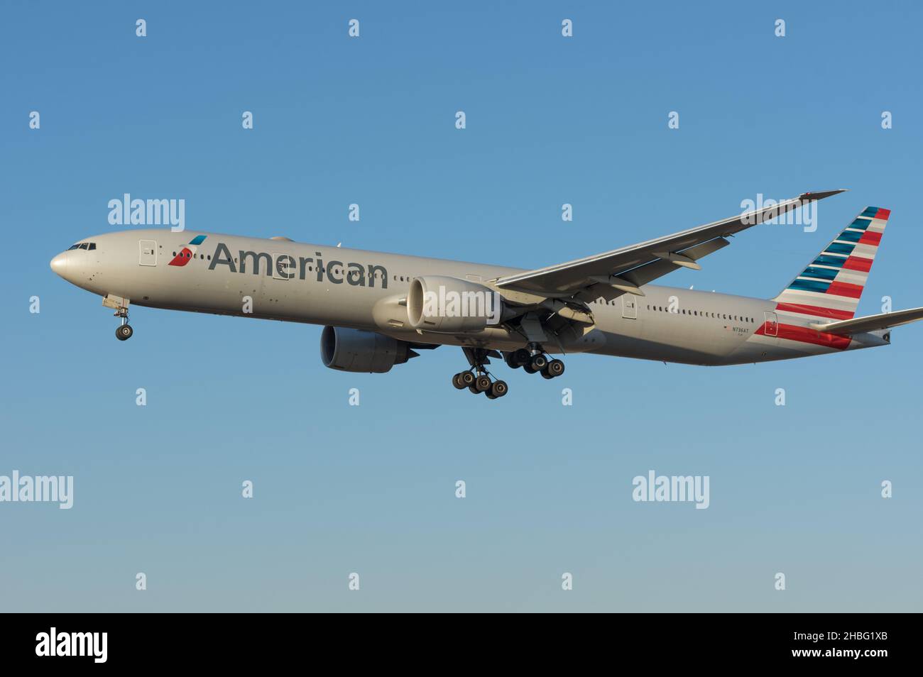 American Airlines Boeing 777-323ER with registration N736AT arriving at ...