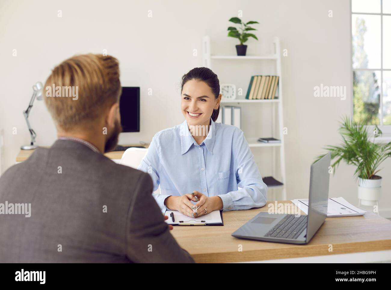 Customer service advisor hi-res stock photography and images - Alamy