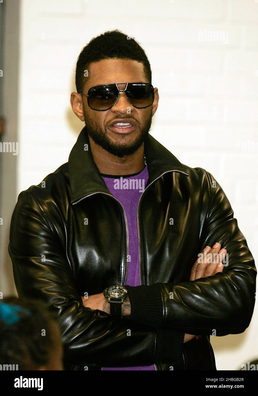 Usher visits London's Brunswick Club Workshop bringing his New Look ...