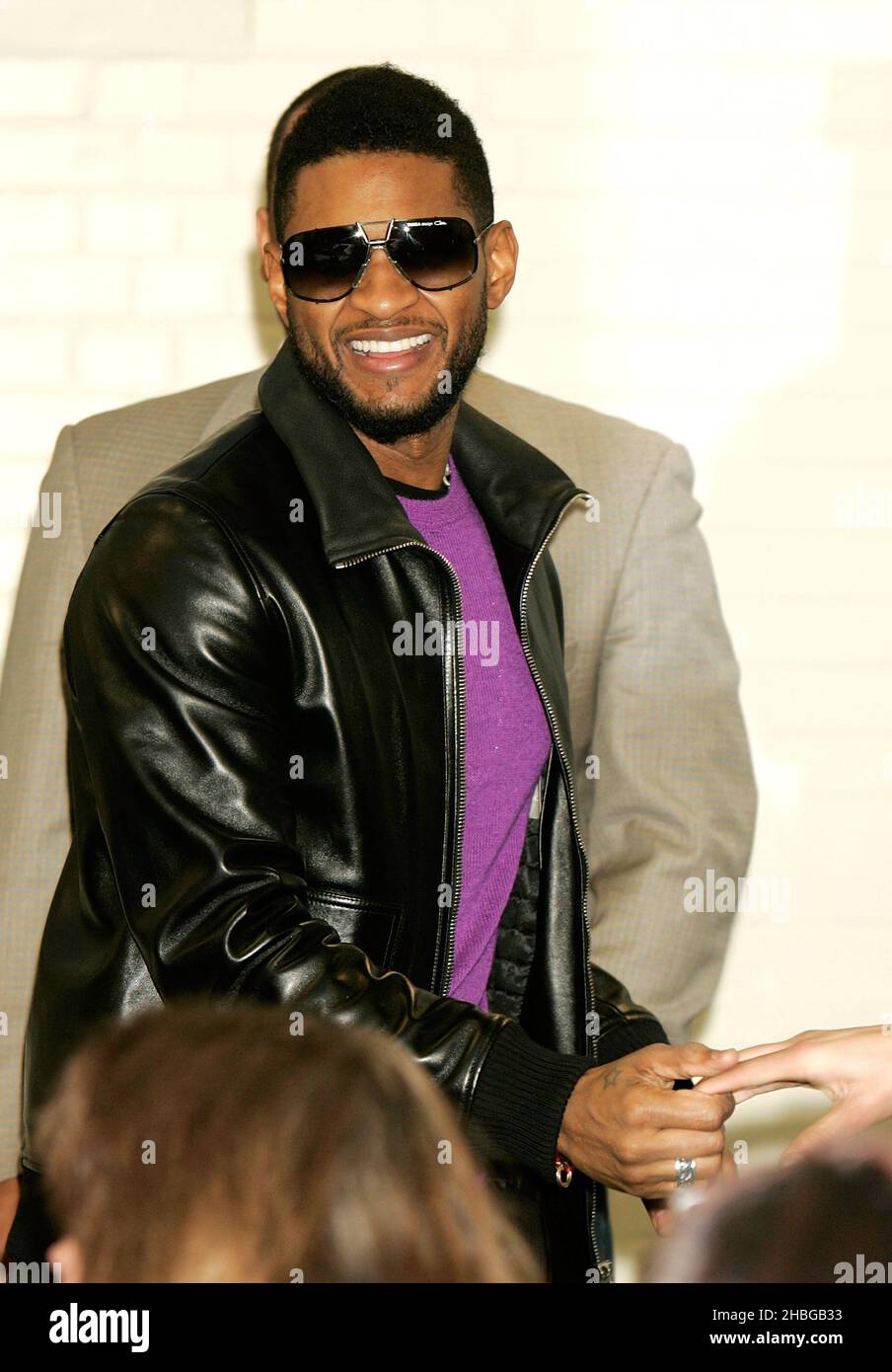 Usher visits London's Brunswick Club Workshop bringing his New Look ...