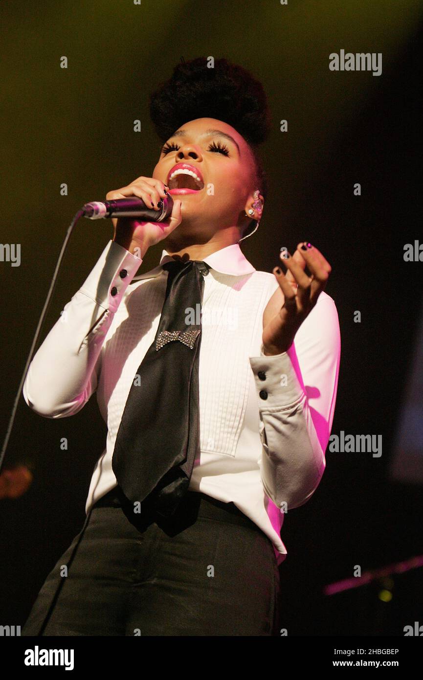Janelle monae show hi-res stock photography and images - Alamy