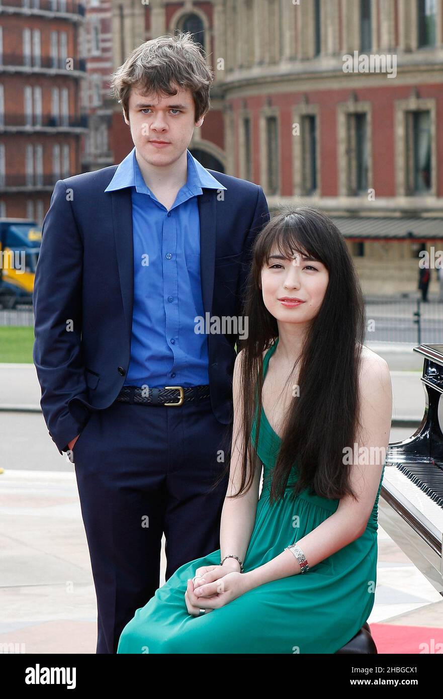 Left right benjamin grosvenor hi-res stock photography and images - Alamy