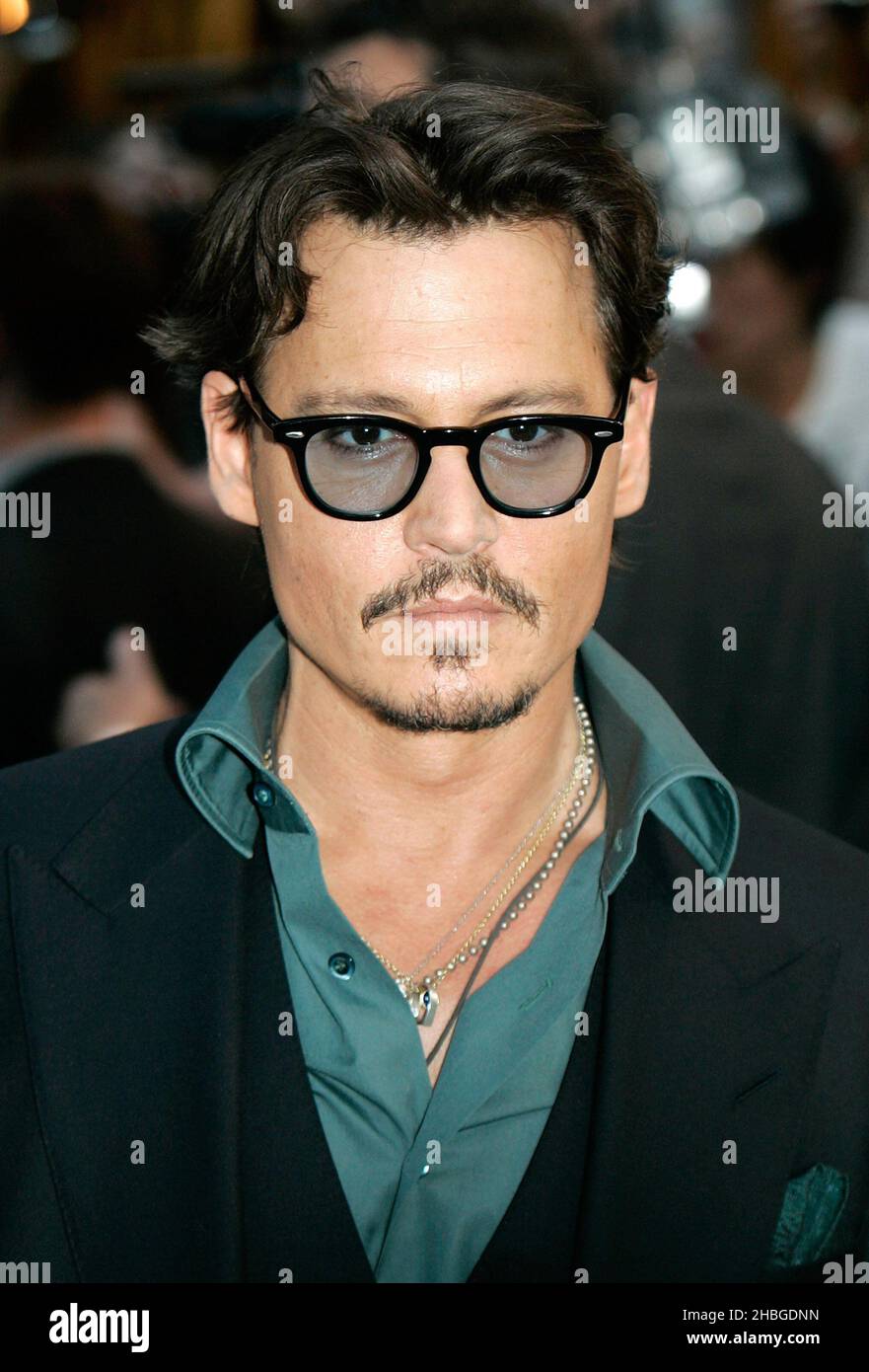 Johnny Depp arrives at the UK Premiere of The Pirates of The Caribbean ...