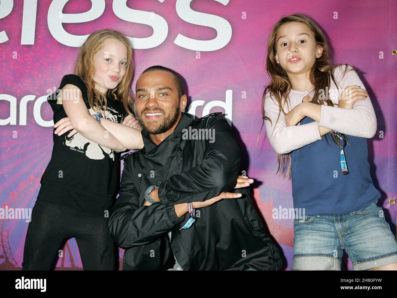 Jesse Williams aka Dr. Jackson Avery of Grey's Anatomy and with fans ...