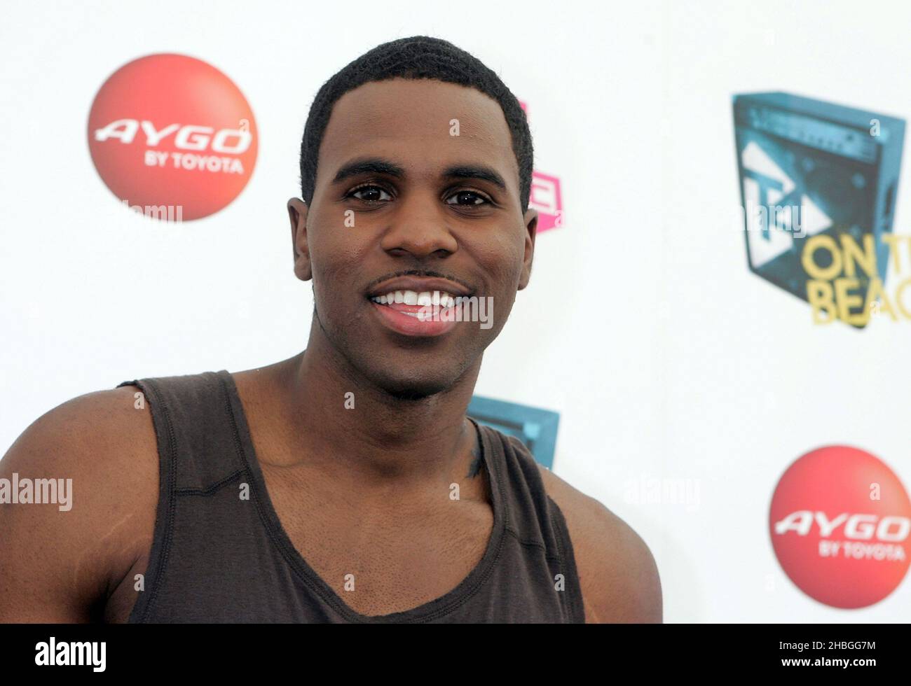 Jason derulo backstage at t4 on the beach in weston super mare hi-res ...