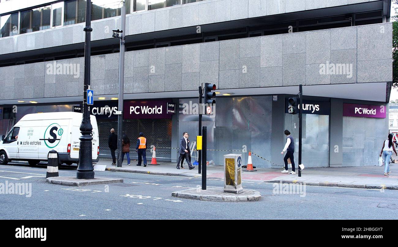Currys and PC World shops are boarded up in preparation of potential ...