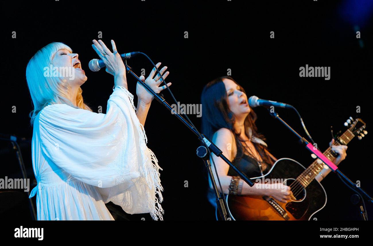 Catherine pierce and allison pierce hi-res stock photography and images ...