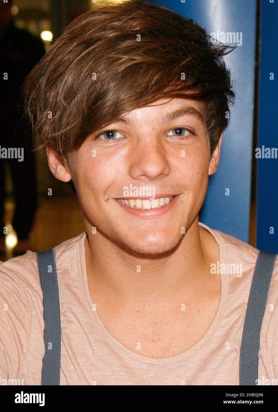 Louis one direction hi-res stock photography and images - Alamy